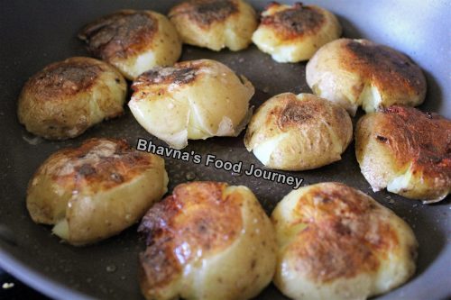 Crispy Smashed Mediterranean Potatoes – Bhavna's Food Journey